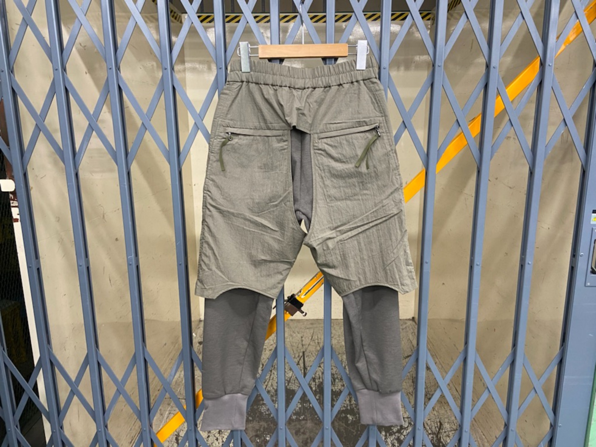 【JULIUS/ユリウス】CO/NY TYPEWRITER CLOTH TACTICAL LAYERED CHAPS PANTSが買取入荷 ...