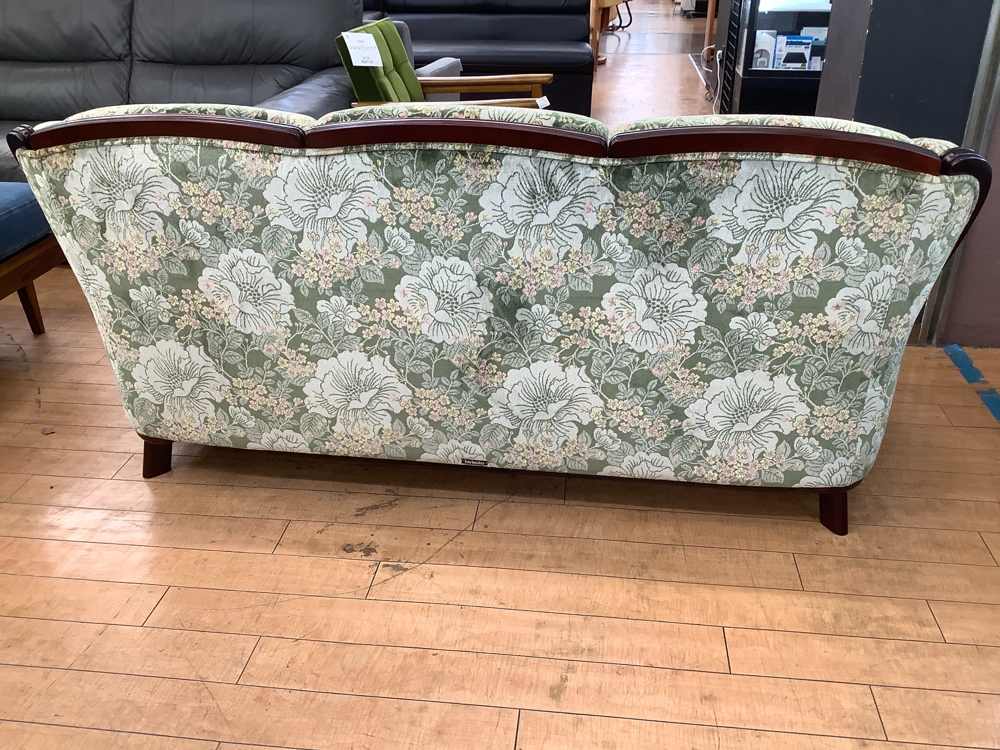 【家具買取強化中】karimoku(カリモク) 3人掛けソファー 買取入荷致しました [2023.11.12発行]｜リサイクルショップ ...