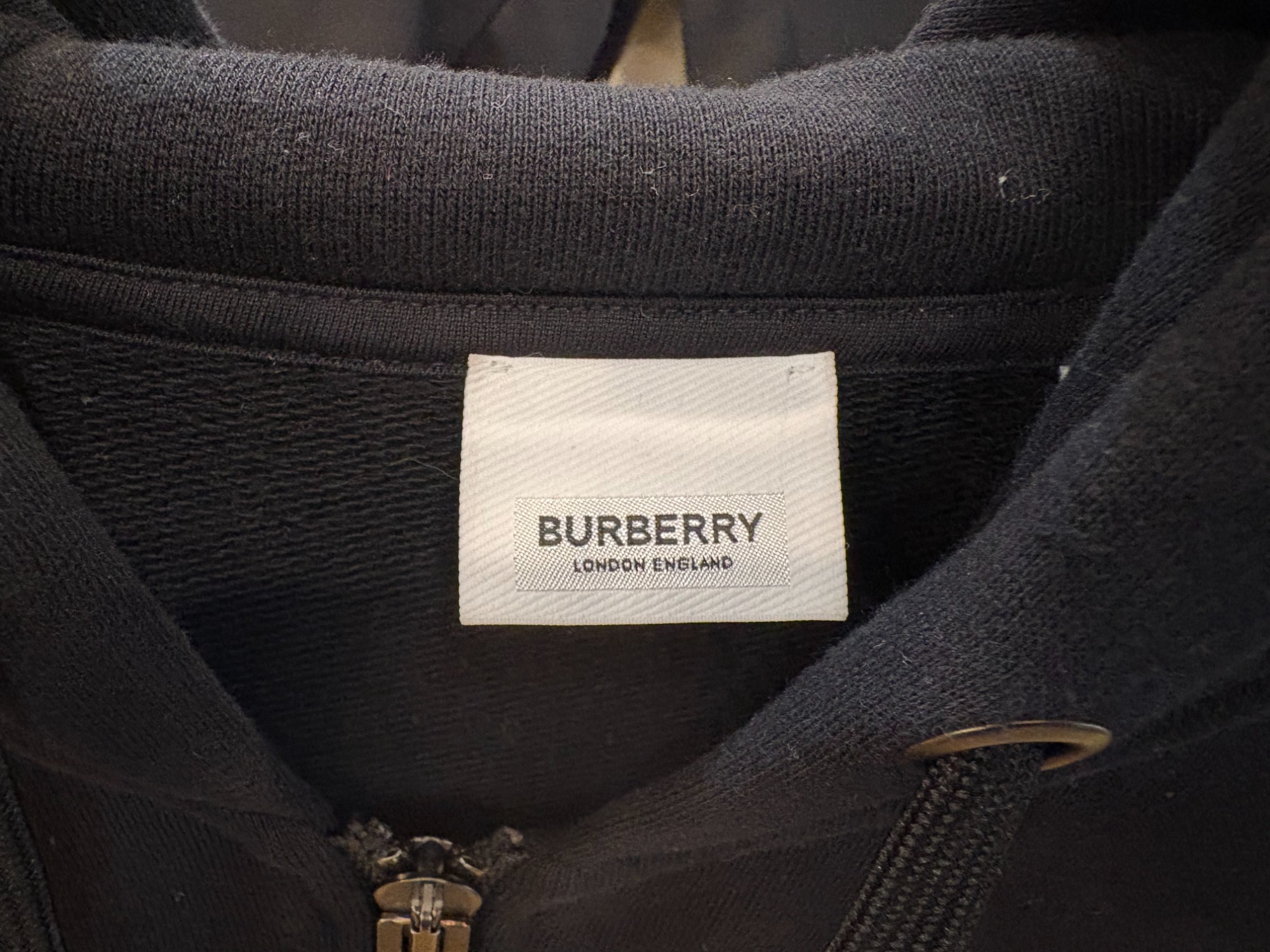 BURBERRY LONDON ジップパーカー 8025684 買取入荷致しました BURBERRY LONDON ジップパーカー 8025684 買取入荷致しました