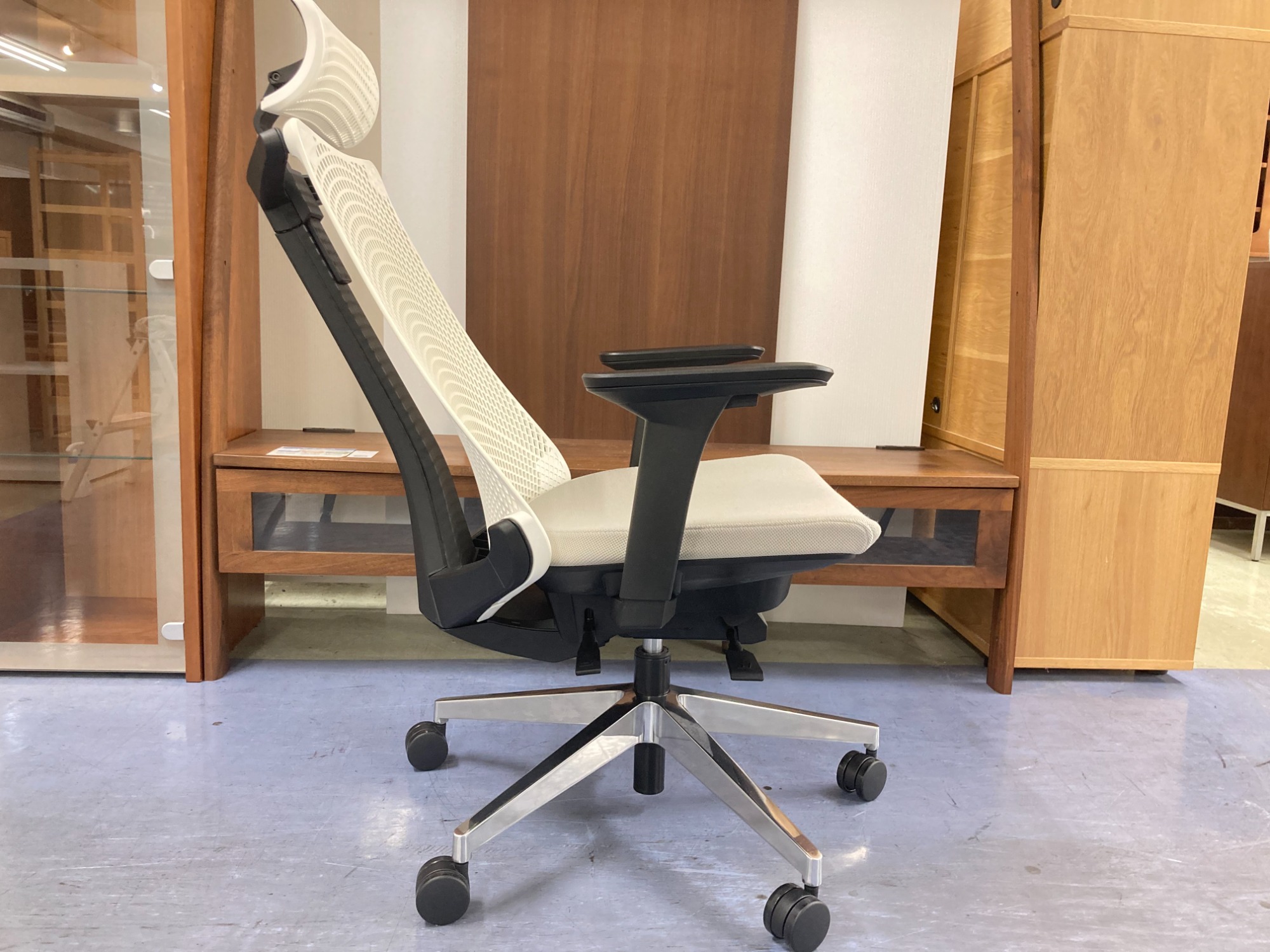 ITOKI（イトーキ）サリダチェア YL9-WHELが買取入荷しました！！ [2023.11.23発行]｜リサイクルショップ トレジャーファクトリー（トレファク）町田店