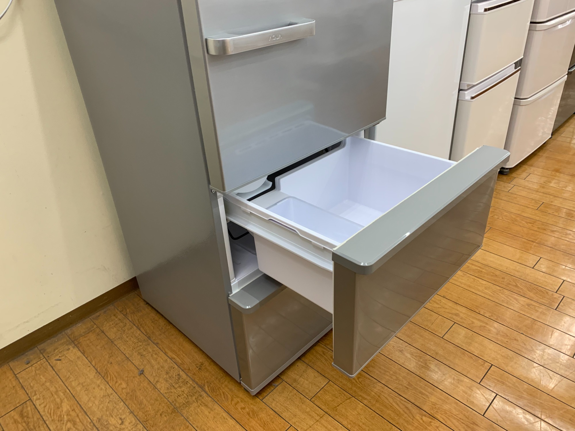 AQUA(アクア)の3ドア冷蔵庫【AQR-27J】をご紹介！！ [2022.09.24発行]｜リサイクルショップ トレジャーファクトリー（トレファク）鶴ヶ島店