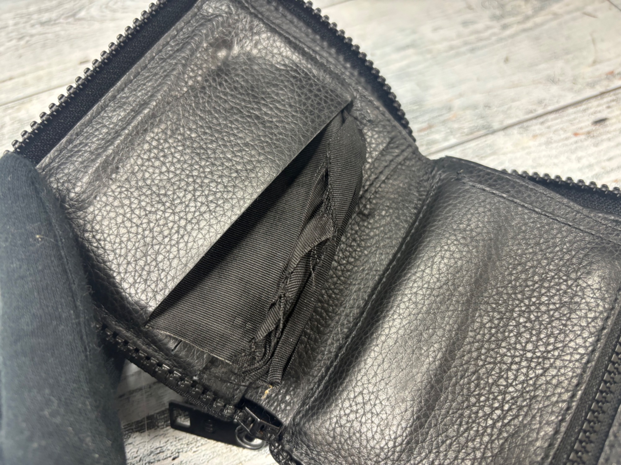 Maison Margielaのレザーウォレット S55UI0197 が入荷いたしました！！ [2024.06.05発行]｜リサイクルショップ トレジャーファクトリー（トレファク）中央林間店