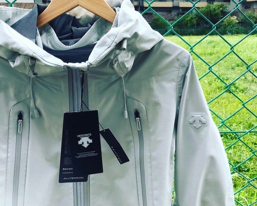 DESCENTE】高い耐水性を誇るハードシェルジャケット!|2019年08 DESCENTE】高い耐水性を誇るハードシェルジャケット!|2019年08