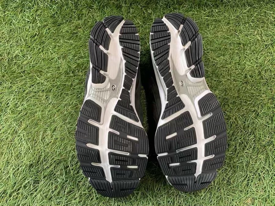 NEW BALANCE(ニューバランス)『MR2002』買取入荷【秦野店 NEW BALANCE(ニューバランス)『MR2002』買取入荷【秦野店