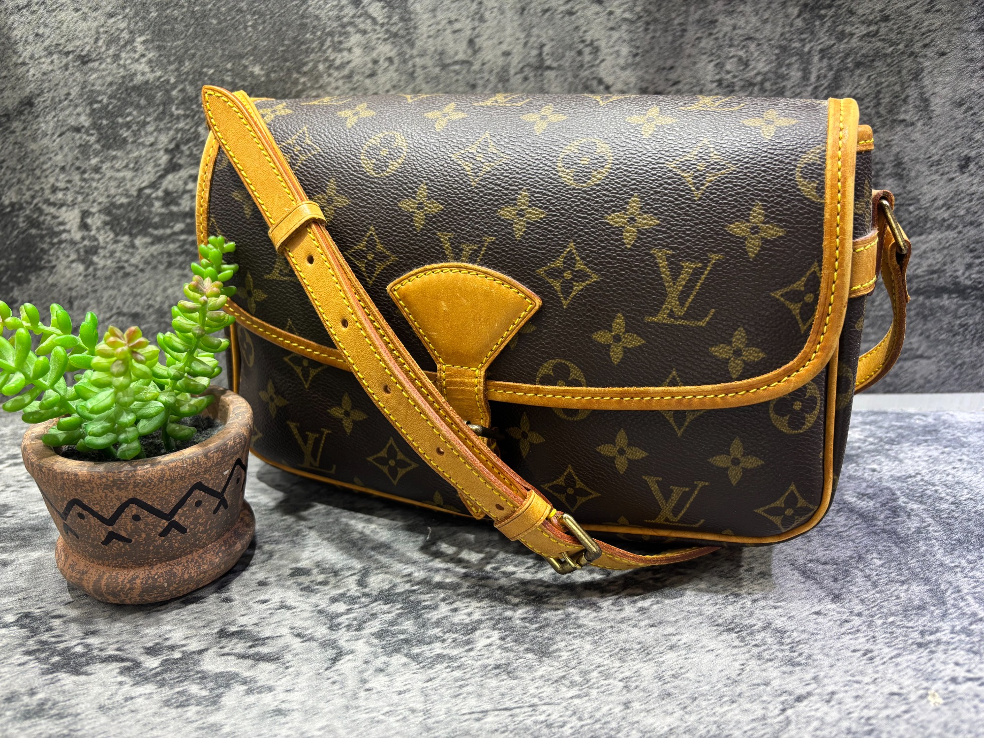 Louis Vuitton ルイヴィトン ソローニュ 中古品 ルイ・ヴィトン Louis