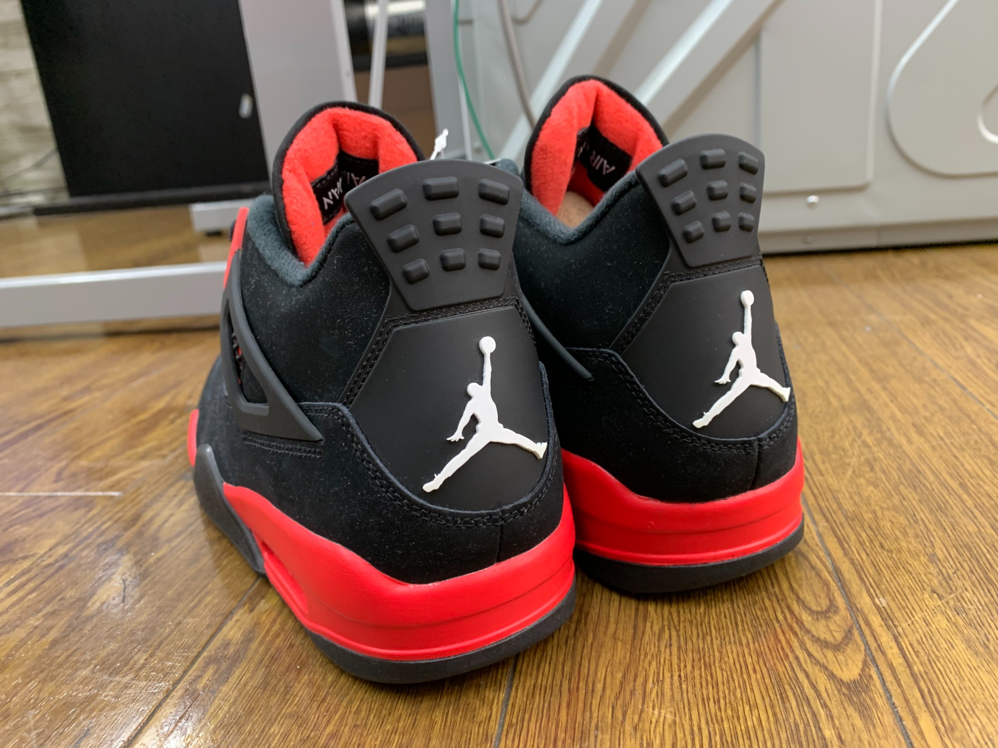 名作のサンプリングモデル！ NIKE（ナイキ）からAIR JORDAN 4 RETRO ”RED THUNDER/Crimson"が入荷いたし ...