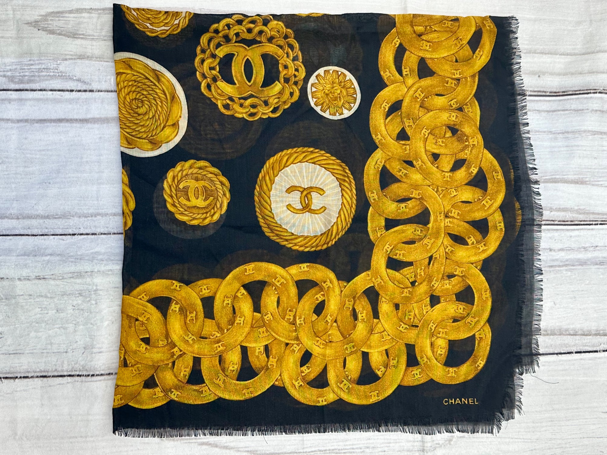 CHANEL】スカーフ ココマークチェーンのご紹介‼|2025年04月19日 CHANEL】スカーフ ココマークチェーンのご紹介‼|2025年04月19日