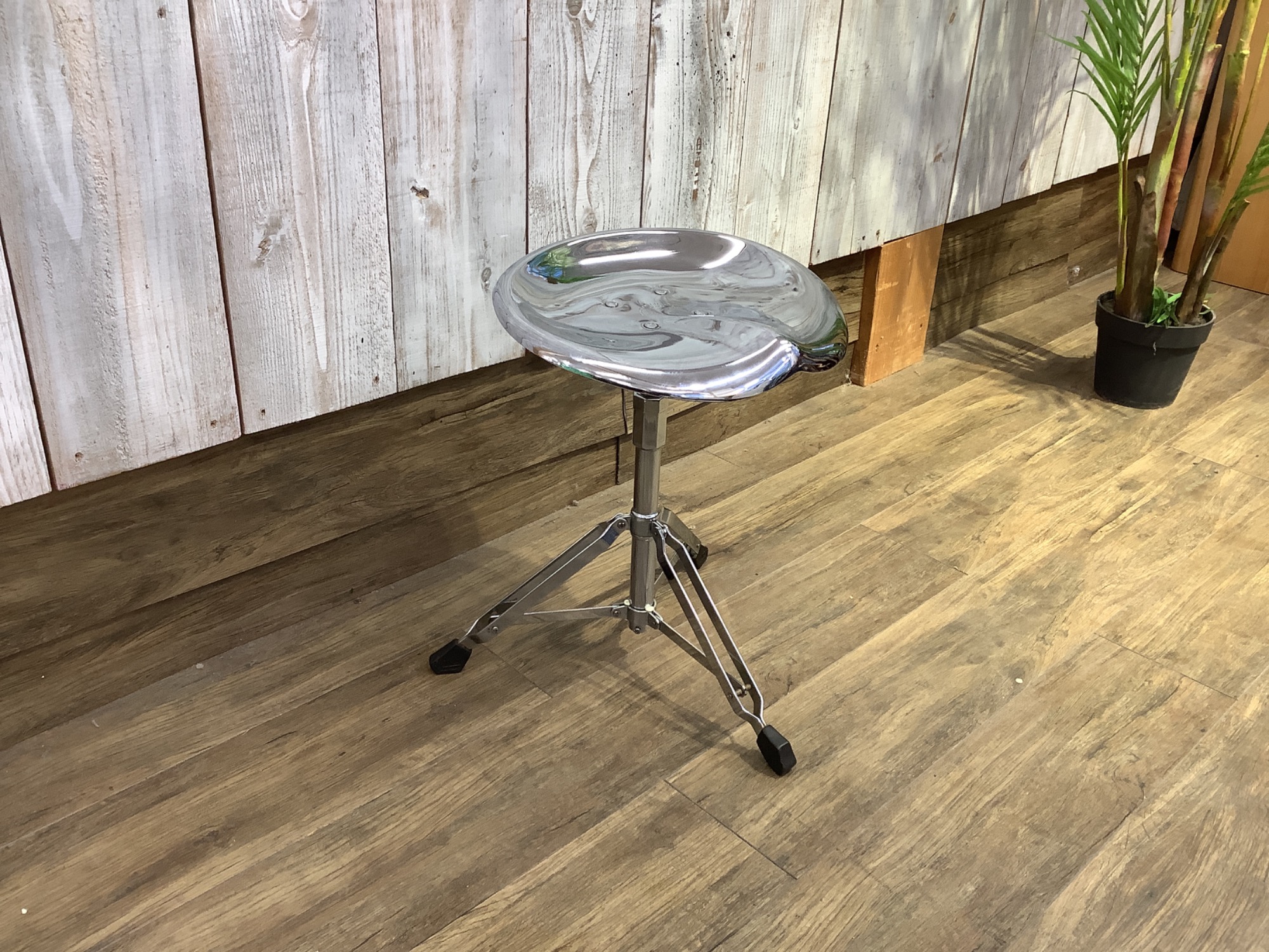 【DULTON（ダルトン）】おしゃれなうえに人が座る行為を考え抜いたスツール（BEAT STOOL）が入荷しました。 [2023.04.04発行]｜リサイクルショップ トレファクマーケット ...