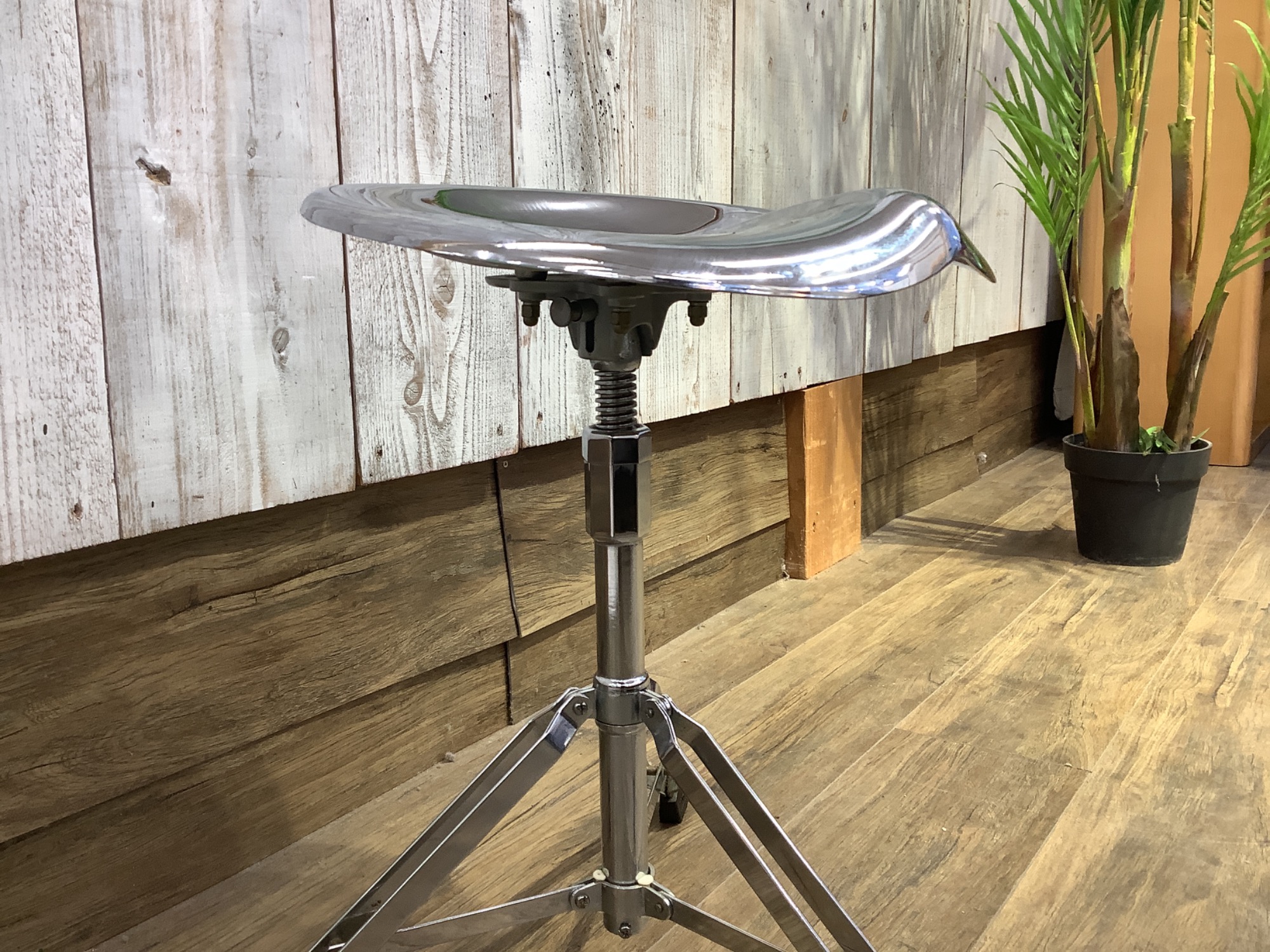 【DULTON（ダルトン）】おしゃれなうえに人が座る行為を考え抜いたスツール（BEAT STOOL）が入荷しました。 [2023.04.04発行]｜リサイクルショップ トレファクマーケット ...
