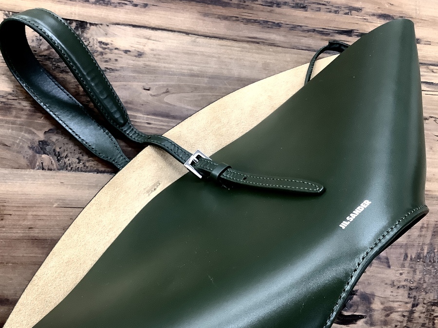 本日の新入荷商品。【JIL SANDER】ソンブレロのハンドバッグ 本日の新入荷商品。【JIL SANDER】ソンブレロのハンドバッグ